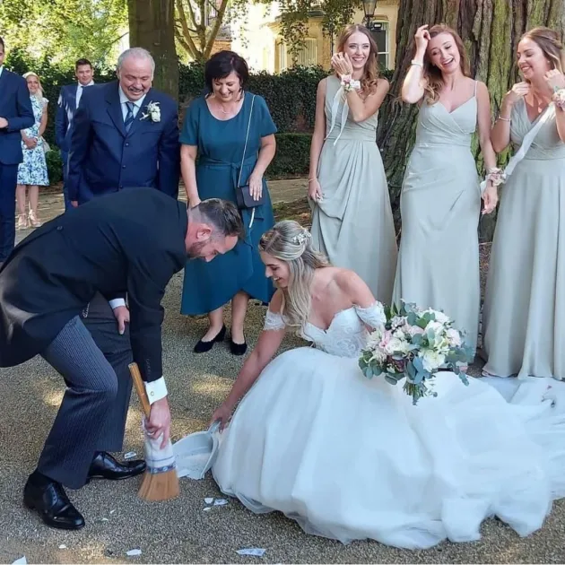 Germany’s incredible Pre-marital ritual ‘Polterabend’ - Writeups 24 ...